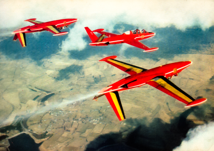 MAJ – Juva Patrouille Diables rouges sur Fouga Magister – Armée Belge ...